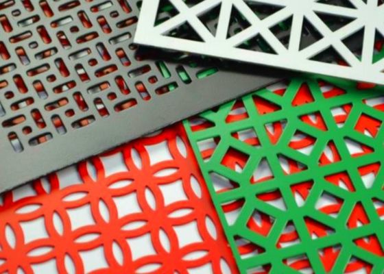 Round Hole Staggered Pitch Mild Steel Perforated Mesh Sheet R1.1 T2