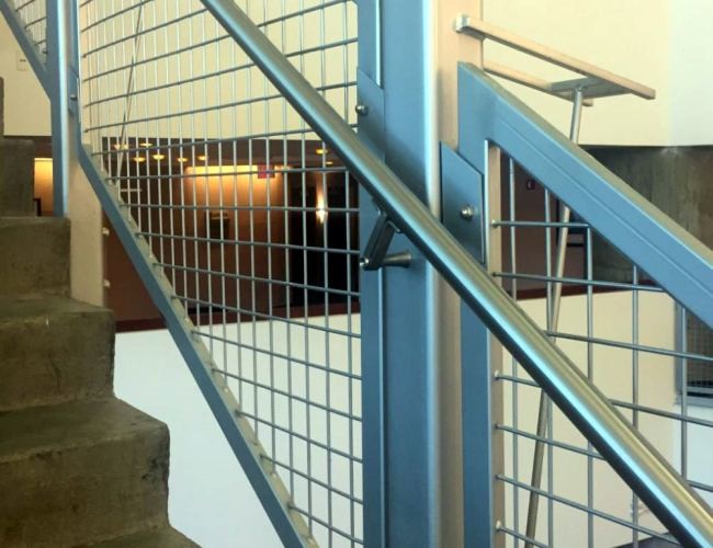 Square Openings Stainless Steel Galvanised Welded Mesh For Stair Railings